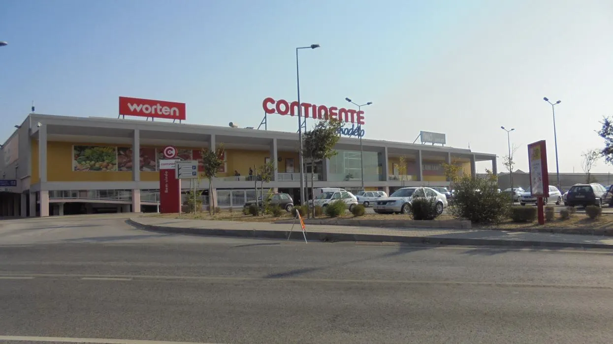 Loja Continente Modelo Montelavar | Continente
